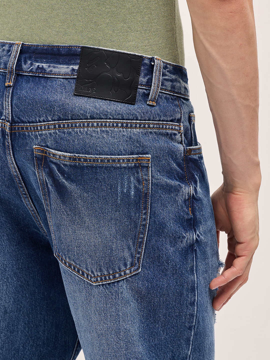 Men Mid BlueLight Fade High Distressed Mid-Rise Relaxed Fit Jeans – FYVA