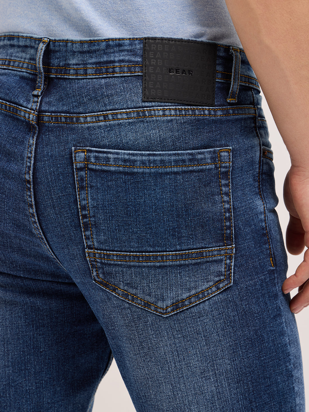 Men Mid BlueLight Fade Slim Fit Mid-Rise Jeans – FYVA